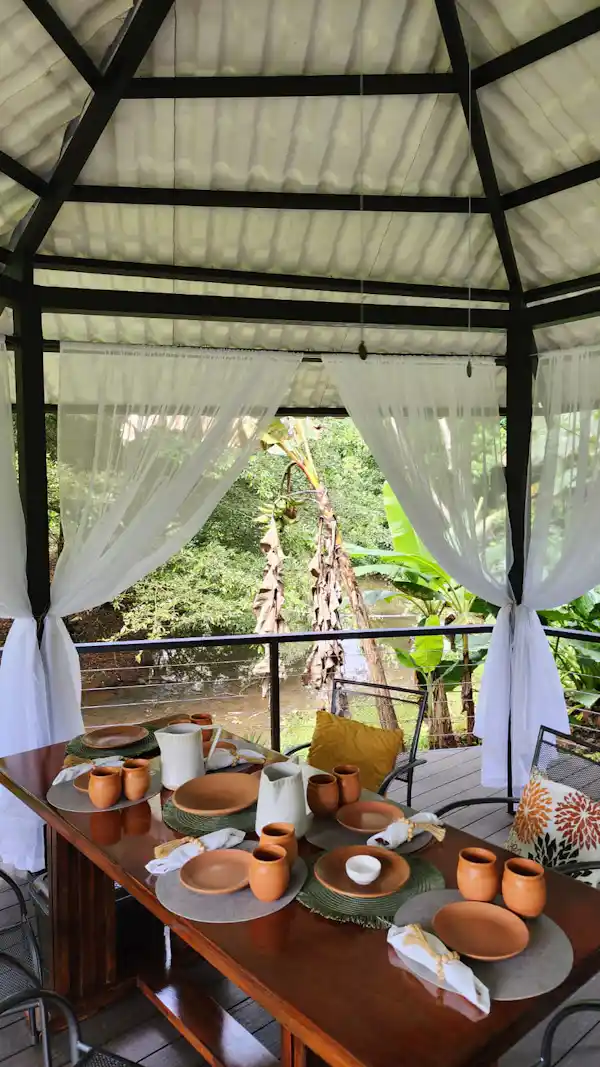 Farm-Style Outdoor Dining Experience | Rainforest Explorers La Fortuna